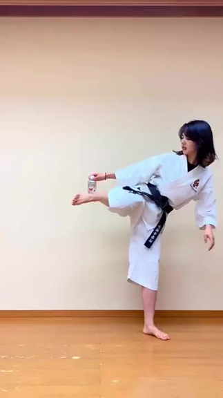 One inch kick...|BigGoVideo